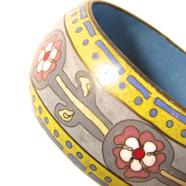 50s Vintage Enamel Flower Design Bangle | iichi 日々の暮らしを心地よくするハンドメイドやアンティークのマーケットプレイス