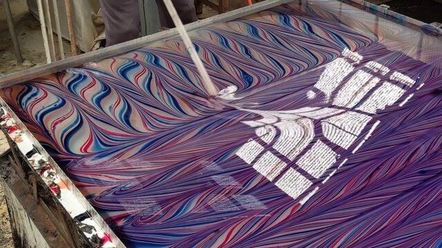 【一点物】墨流し染シフォンストール(中) ピング珊瑚_LS20 | iichi 日々の暮らしを心地よくするハンドメイドやアンティークのマーケットプレイス