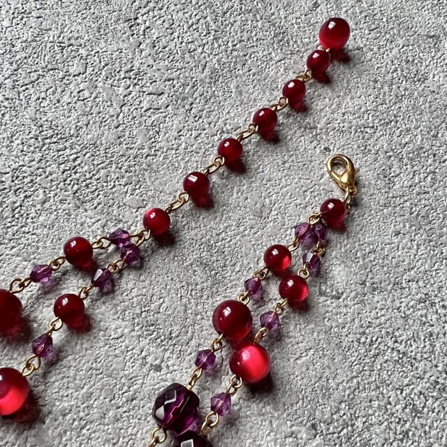 N262-ヴィンテージネックレス・U.S.A. Red Purple Berry Color Double Beads | iichi 日々の暮らしを心地よくするハンドメイドやアンティークの ...