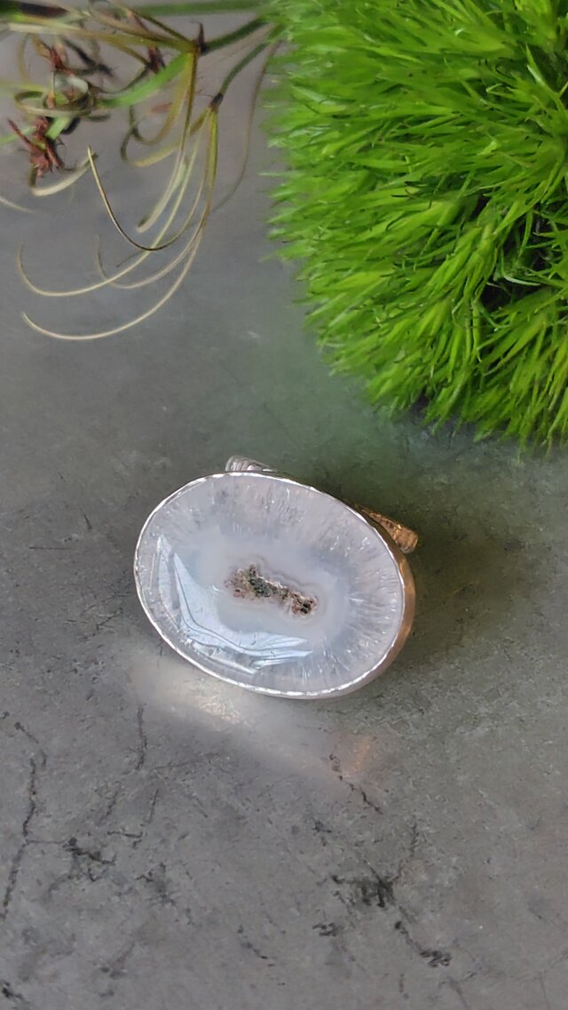 ソーラークォーツシルバーリング#12.5 | iichi 日々の暮らしを心地よくするハンドメイドやアンティークのマーケットプレイス