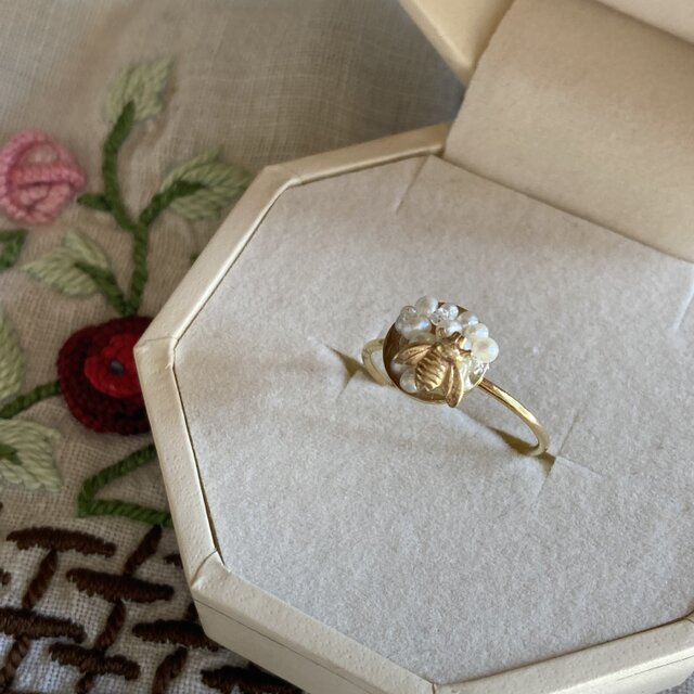 ”14kg” 蜂とケシパールのリング | iichi 日々の暮らしを心地よくするハンドメイドやアンティークのマーケットプレイス