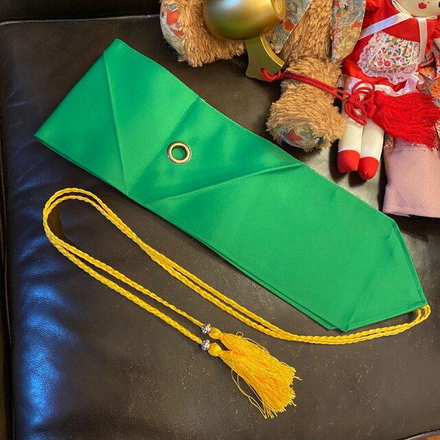 着物 リメイク ワンピース ドレス｜洗える 化繊 帯サッシュベルト｜和洋折衷 レトロ ハンドメイド｜黒地にカラフル KW-724 | iichi 日々の暮らしを心地よくするハンドメイドや ...