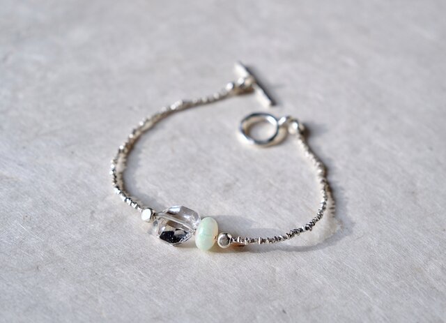 -Herkimer diamond・Opal- silver bracelet | iichi 日々の暮らしを心地よくするハンドメイドやアンティークのマーケットプレイス