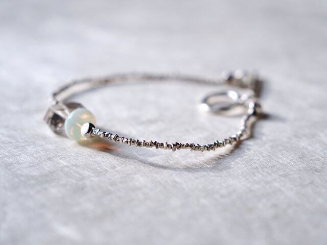 -Herkimer diamond・Opal- silver bracelet | iichi 日々の暮らしを心地よくするハンドメイドやアンティークのマーケットプレイス