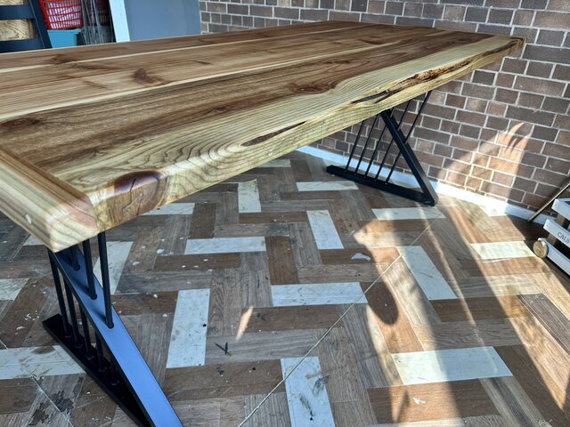 在庫あり 即納 hotaru ダイニングテーブル リビングテーブル 杉材 国産天然木 ナチュラル アイアン 一点物 | iichi 日々の暮らしを心地よくするハンドメイドやアンティークの ...