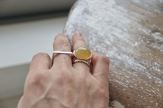 [不思議の国の玉子yellow opal]ring | iichi 日々の暮らしを心地よくするハンドメイドやアンティークのマーケットプレイス