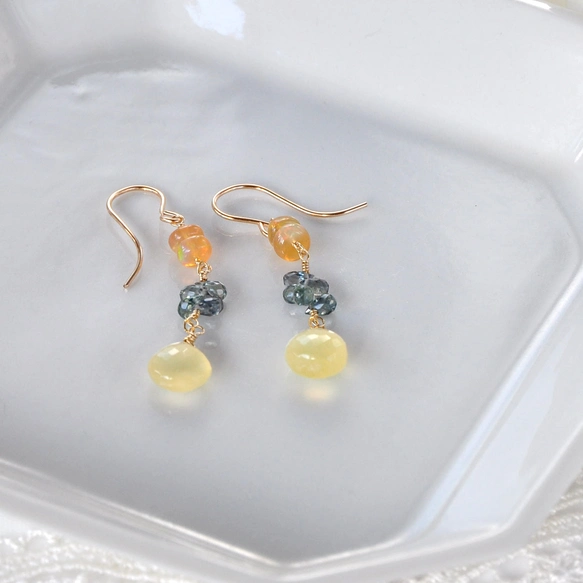 Spring Bloom〜 春の訪れを感じる明るいカラーリング イエローオパールxグリーンサファイアピアス | iichi 日々の暮らしを心地よくするハンドメイドやアンティークのマーケットプレイス