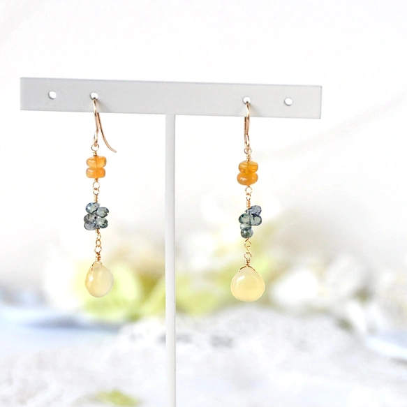 Spring Bloom〜 春の訪れを感じる明るいカラーリング イエローオパールxグリーンサファイアピアス | iichi 日々の暮らしを心地よくするハンドメイドやアンティークのマーケットプレイス