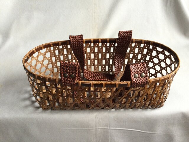 差し六つ目編み手提げかごバック（煤竹）B | iichi 日々の暮らしを心地よくするハンドメイドやアンティークのマーケットプレイス