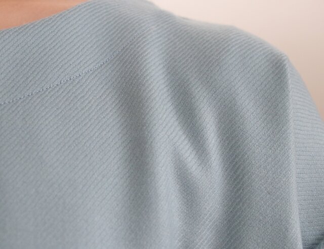 ウールのドロップショルダーワンピース（ライトブルー） | iichi 日々の暮らしを心地よくするハンドメイドやアンティークのマーケットプレイス