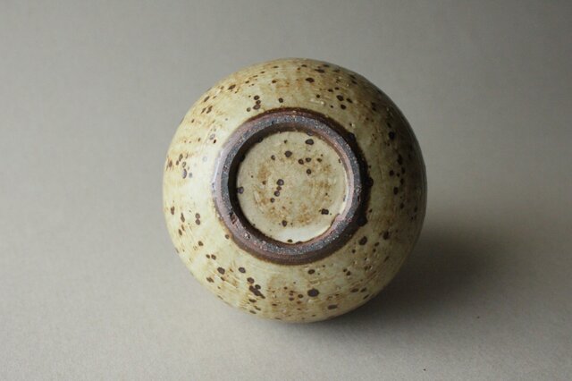 粉引 花器 マット釉 M | iichi 日々の暮らしを心地よくするハンドメイドやアンティークのマーケットプレイス