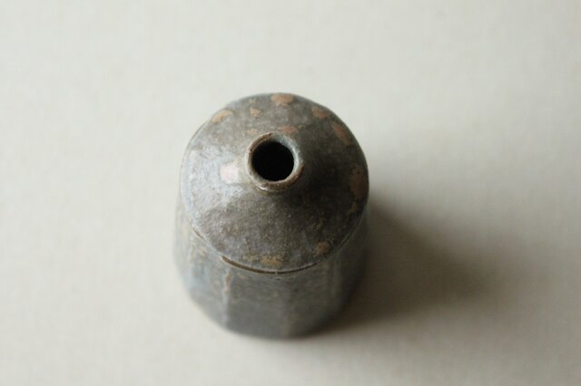 縞しのぎ 花器 錆ブルーグレー SS h | iichi 日々の暮らしを心地よくするハンドメイドやアンティークのマーケットプレイス