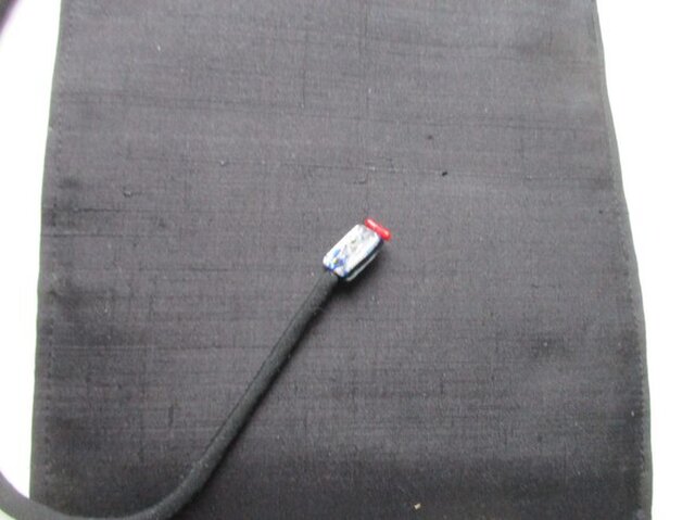 8139 黒の紬の着物で作った和風財布・ポーチ #送料無料 | iichi 日々の暮らしを心地よくするハンドメイドやアンティークのマーケットプレイス