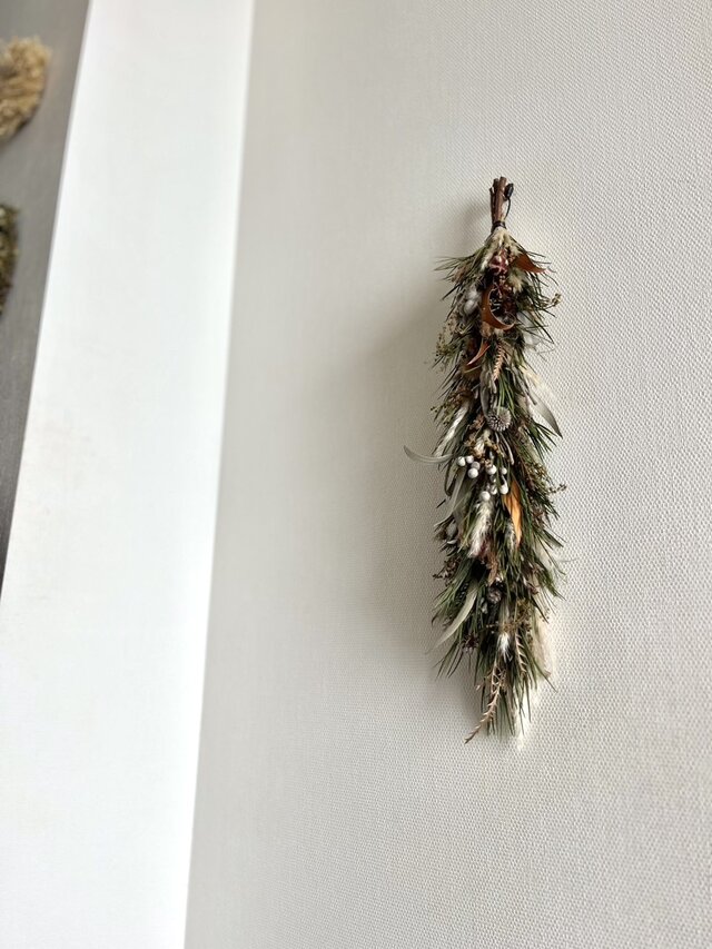 ワイルドフラワーのスワッグ ~ホワイトデーのギフトにも♪ | iichi 日々の暮らしを心地よくするハンドメイドやアンティークのマーケットプレイス