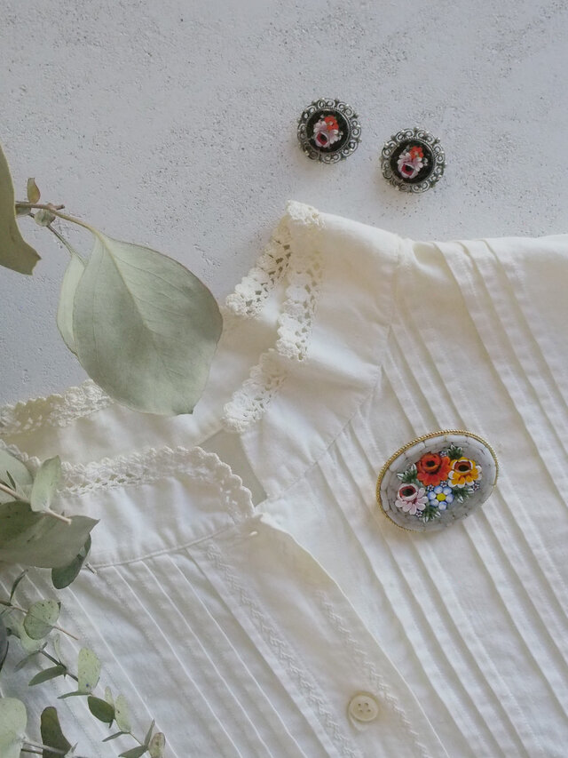 黒いつやのマイクロモザイクガラスイヤリング | iichi 日々の暮らしを心地よくするハンドメイドやアンティークのマーケットプレイス