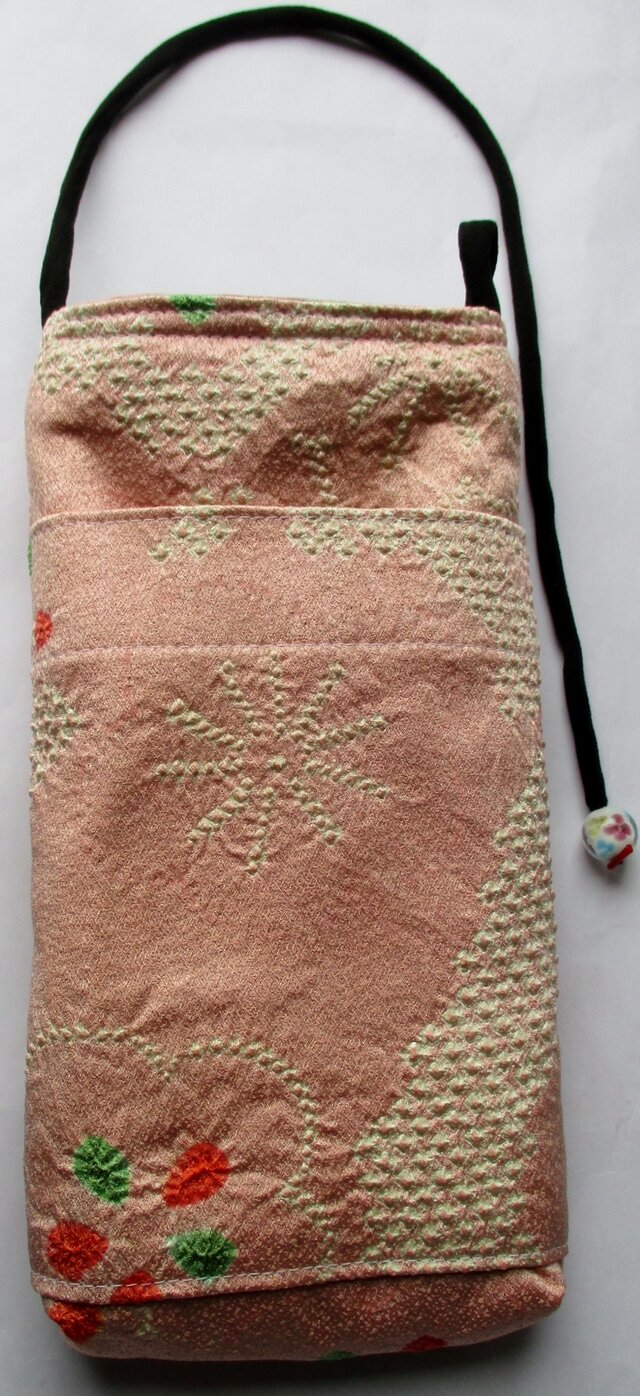 8141 花柄の着物で作ったポーチ＃送料無料 | iichi 日々の暮らしを心地よくするハンドメイドやアンティークのマーケットプレイス