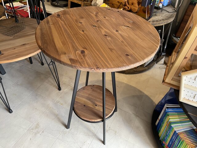 在庫あり 即納 hotaru 丸テーブル テーブル 机 カフェ cafe BAR 杉材 ダークウォールナット アイアン | iichi 日々の暮らしを心地よくするハンドメイドやアンティークの ...