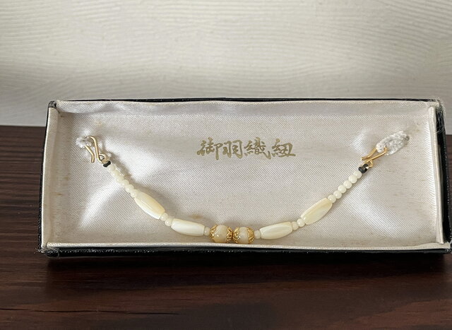 昭和レトロ 着物 羽織紐（白色） yk260 | iichi 日々の暮らしを心地よくするハンドメイドやアンティークのマーケットプレイス