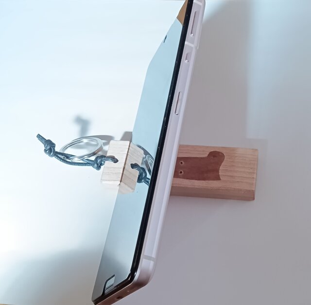 木彫りのキーホルダー(3.4.5.6.7.8.9.10)の(9)(10) | iichi 日々の暮らしを心地よくするハンドメイドやアンティークのマーケットプレイス