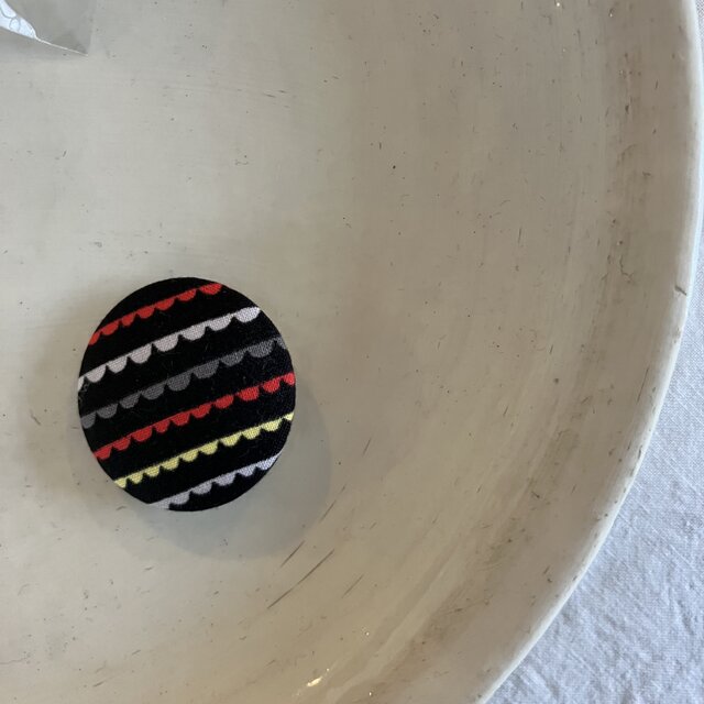 北欧模様のくるみボタン(026) | iichi 日々の暮らしを心地よくするハンドメイドやアンティークのマーケットプレイス