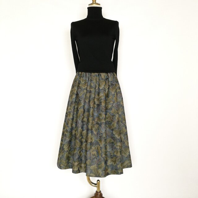 着物リメイク＊タックスカート | iichi 日々の暮らしを心地よくするハンドメイドやアンティークのマーケットプレイス