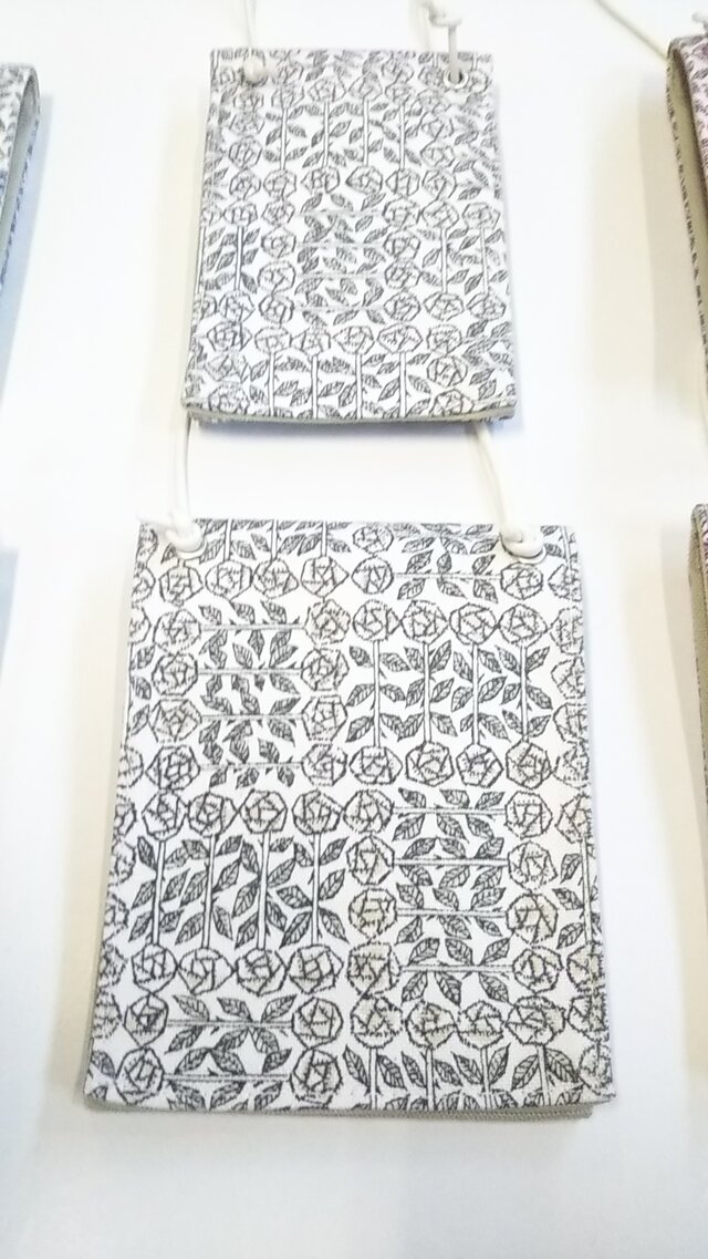 レシートホルダー 約9m幅 SleepingRose ベージュ | iichi 日々の暮らしを心地よくするハンドメイドやアンティークのマーケットプレイス