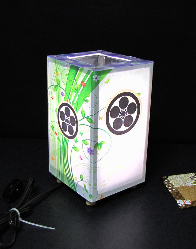 夢灯り・家紋の宿り木「丸に梅鉢」 LED昼白色・厚紙張貼・軽量／温もり至福!! | iichi 日々の暮らしを心地よくするハンドメイドやアンティークのマーケットプレイス