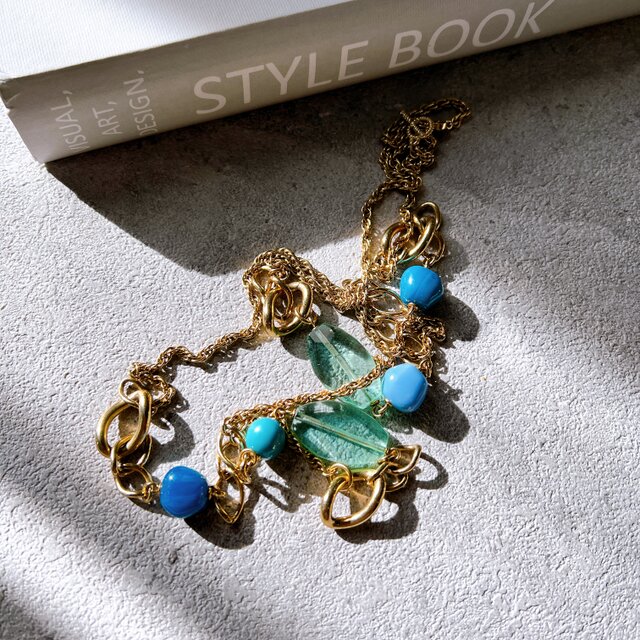 NM46-【 MONET 】モネ・ヴィンテージネックレス 1980s Gold Tone Blue Beads Toggle | iichi 日々の暮らしを心地よくするハンドメイドや ...