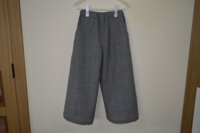 そろそろ春の一枚を！「ワイドパンツ」 | iichi 日々の暮らしを心地よくするハンドメイドやアンティークのマーケットプレイス