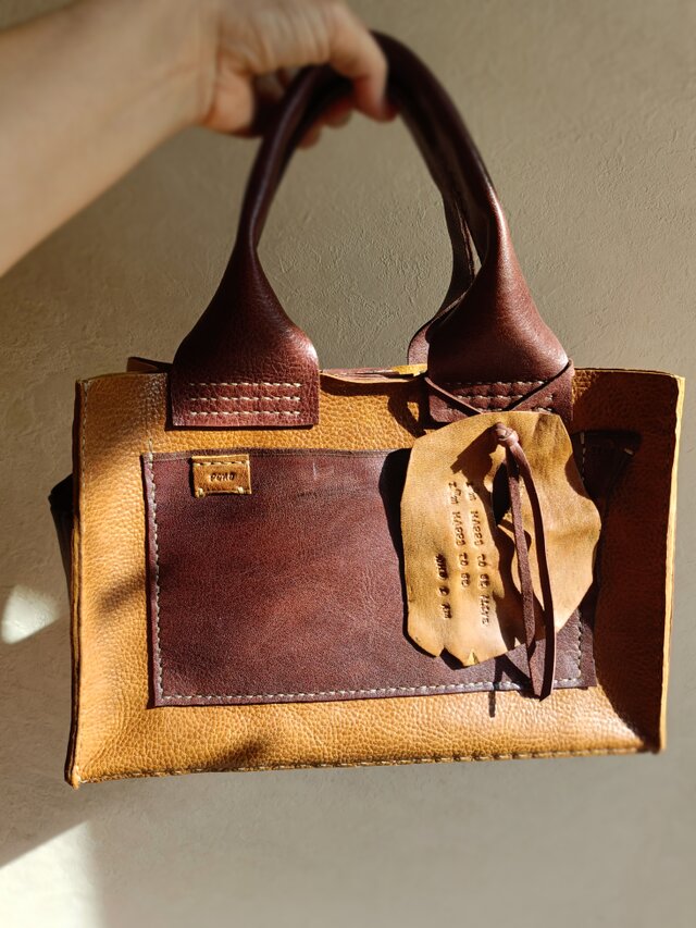 square tote マスタード ダークブラウン オイルシュリンクレザー | iichi 日々の暮らしを心地よくするハンドメイドやアンティークのマーケットプレイス