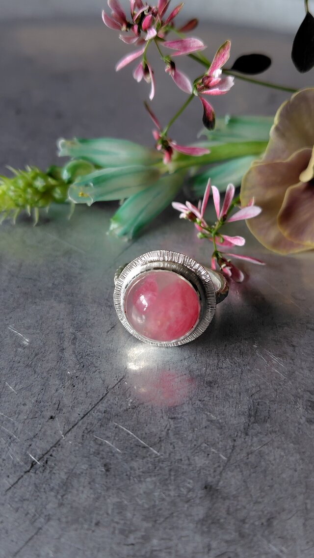 ロードナイトインクォーツシルバーリング#12 | iichi 日々の暮らしを心地よくするハンドメイドやアンティークのマーケットプレイス