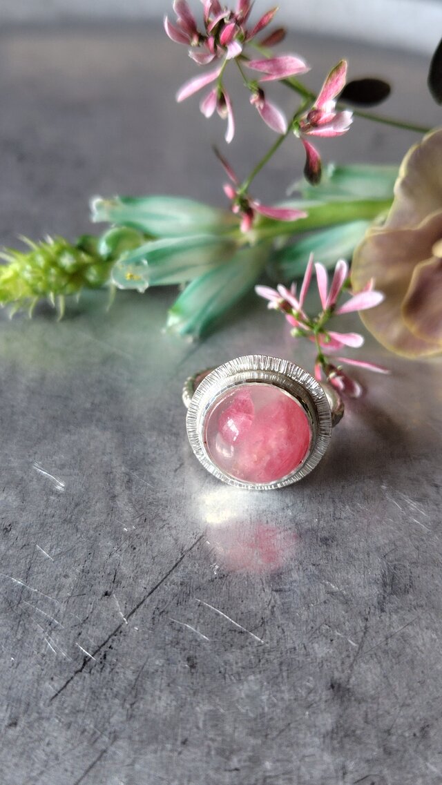 ロードナイトインクォーツシルバーリング#12 | iichi 日々の暮らしを心地よくするハンドメイドやアンティークのマーケットプレイス