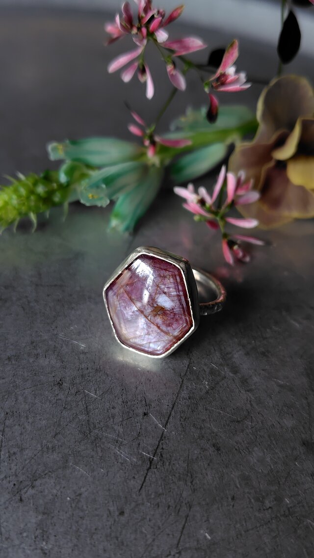 非加熱ルビーシルバーリング#13.5 | iichi 日々の暮らしを心地よくするハンドメイドやアンティークのマーケットプレイス