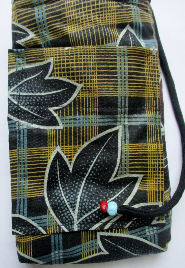 8150 長襦袢で作ったポーチ #送料無料 | iichi 日々の暮らしを心地よくするハンドメイドやアンティークのマーケットプレイス