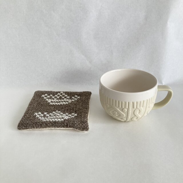 WOOL!crown*カップ＆ポットマット | iichi 日々の暮らしを心地よくするハンドメイドやアンティークのマーケットプレイス