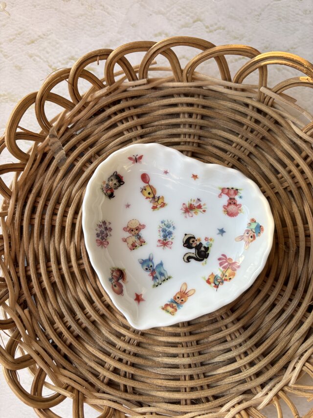 レトロアニマル ヴィンテージ ハート皿 | iichi 日々の暮らしを心地よくするハンドメイドやアンティークのマーケットプレイス