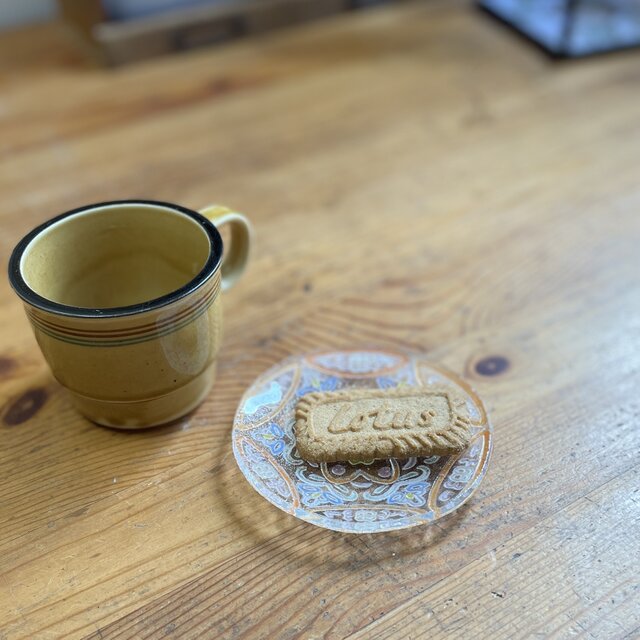 ガラスの小皿 花丸文皿 | iichi 日々の暮らしを心地よくするハンドメイドやアンティークのマーケットプレイス