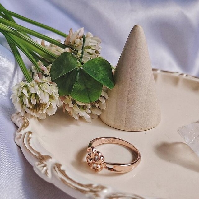 Happy Clover Ring. | iichi 日々の暮らしを心地よくするハンドメイドやアンティークのマーケットプレイス