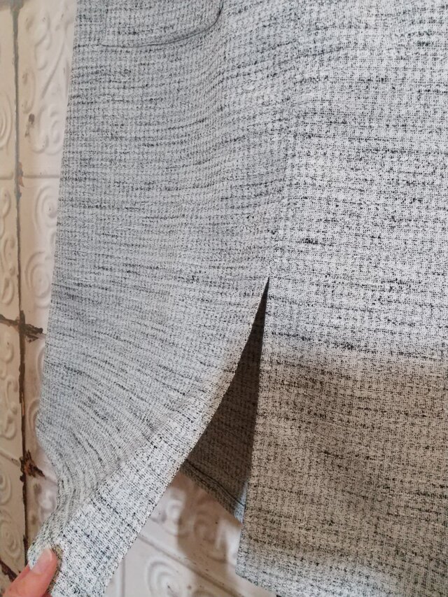 上品コットンツィードVネックジャンバースカート | iichi 日々の暮らしを心地よくするハンドメイドやアンティークのマーケットプレイス