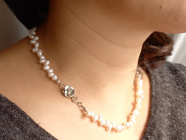 Utoka ⭐ silver パンジー ネックレス | iichi 日々の暮らしを心地よくするハンドメイドやアンティークのマーケットプレイス