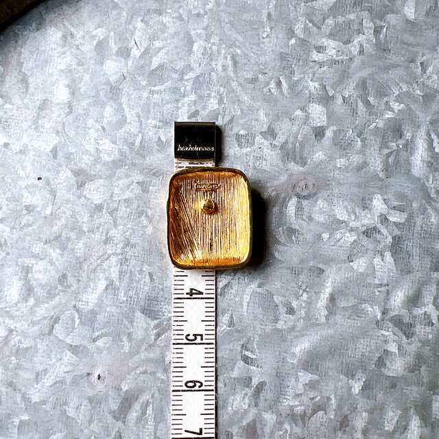 PN38-【 Napier 】ネイピア・ヴィンテージピアス Gold Tone White Enamel | iichi 日々の暮らしを心地よくするハンドメイドやアンティークのマーケットプレイス