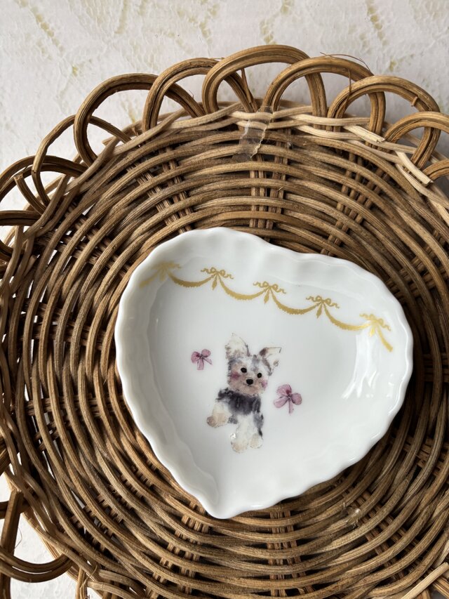 ヨークシャテリア ハート皿 | iichi 日々の暮らしを心地よくするハンドメイドやアンティークのマーケットプレイス