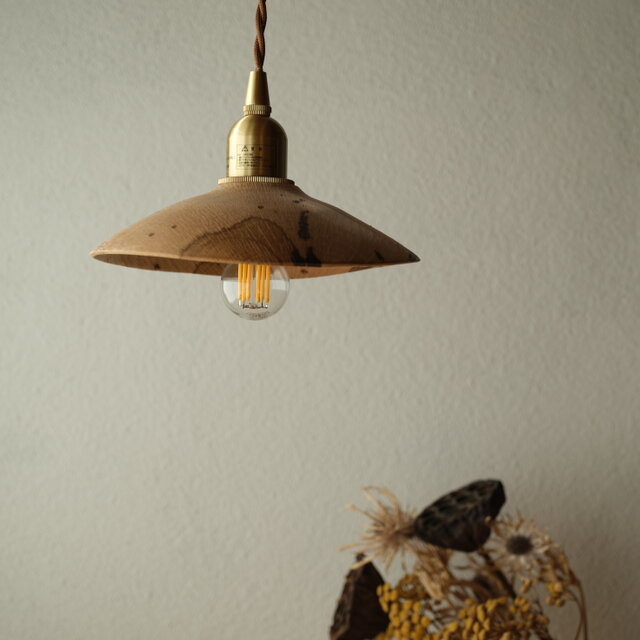 カシのランプシェード 【2230】 | iichi 日々の暮らしを心地よくするハンドメイドやアンティークのマーケットプレイス