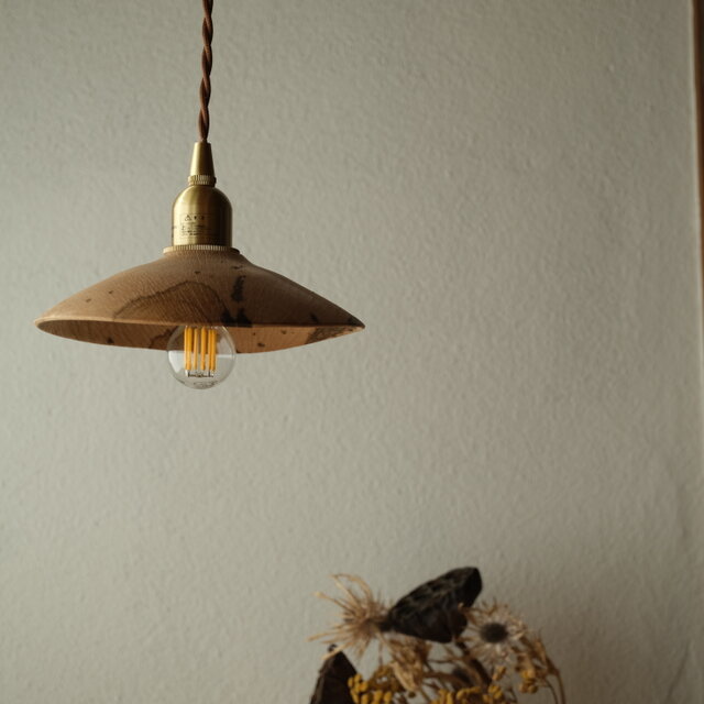 カシのランプシェード 【2230】 | iichi 日々の暮らしを心地よくするハンドメイドやアンティークのマーケットプレイス