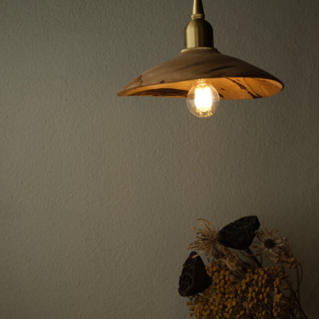 カシのランプシェード 【2230】 | iichi 日々の暮らしを心地よくするハンドメイドやアンティークのマーケットプレイス