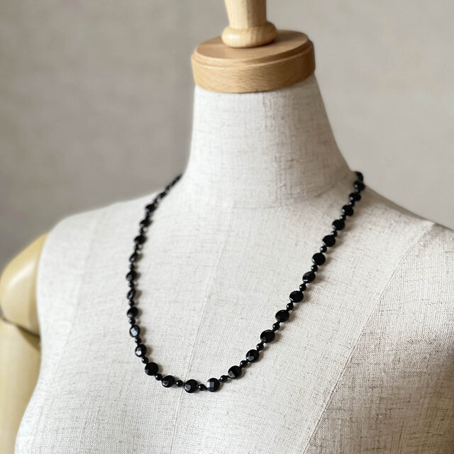 No. 142 58cm・オニキスのネックレス | iichi 日々の暮らしを心地よくするハンドメイドやアンティークのマーケットプレイス