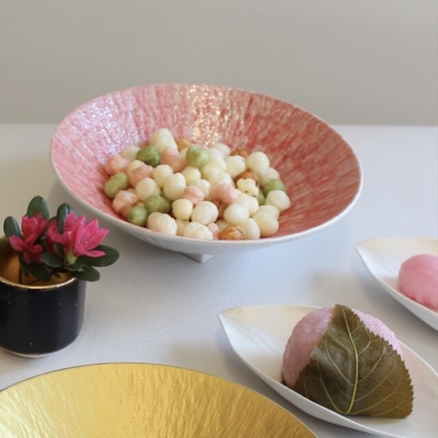 とちり丸皿 ピンク | iichi 日々の暮らしを心地よくするハンドメイドやアンティークのマーケットプレイス