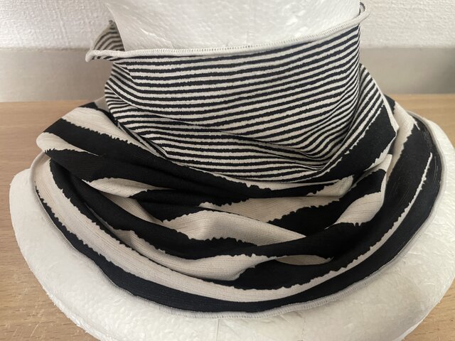 さらさら肌感モノトーンストライプコンビネーションハンドメイドネックウォーマー、日焼け止めにも | iichi 日々の暮らしを心地よくするハンドメイドやアンティークのマーケットプレイス