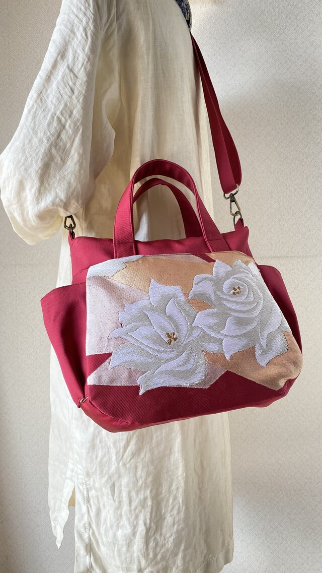 帯バッグ〜白い薔薇〜 | iichi 日々の暮らしを心地よくするハンドメイドやアンティークのマーケットプレイス
