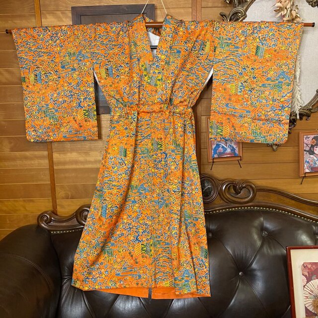 着物 リメイク ワンピース ドレス 洗える 化繊 帯ベルト 和洋折衷 橙色の鮮やかさに繊細な日本の伝統美が息づく KW-809 | iichi 日々の暮らしを心地よくするハンドメイドや ...